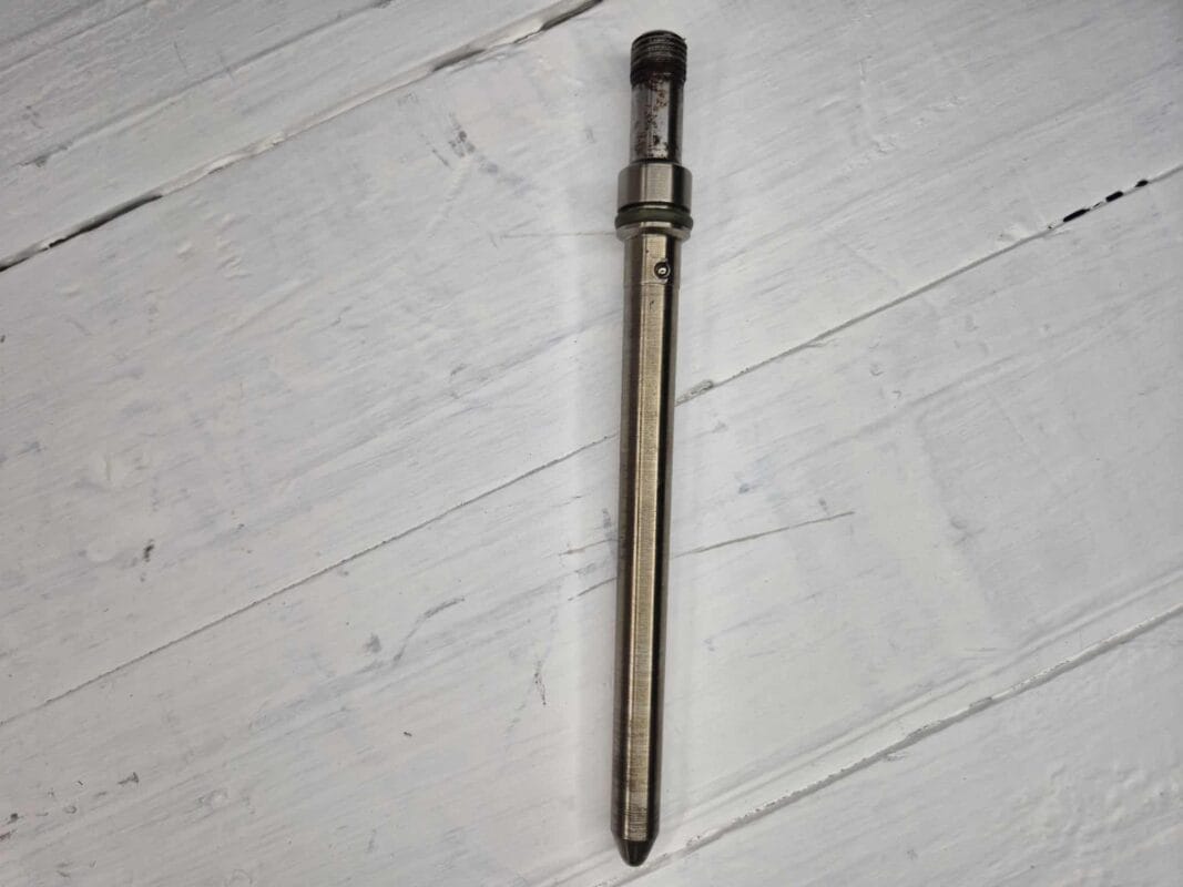 FUEL PRESSURE PIPE NECK MAN